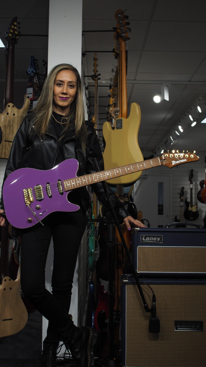 What equipment does Lari Basilio use? - Laney